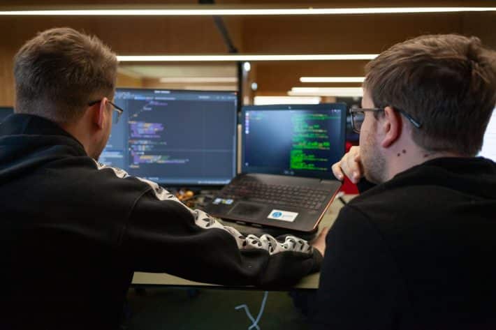 Best Vibe Coding AI on Reddit: What the Community Recommends for ...